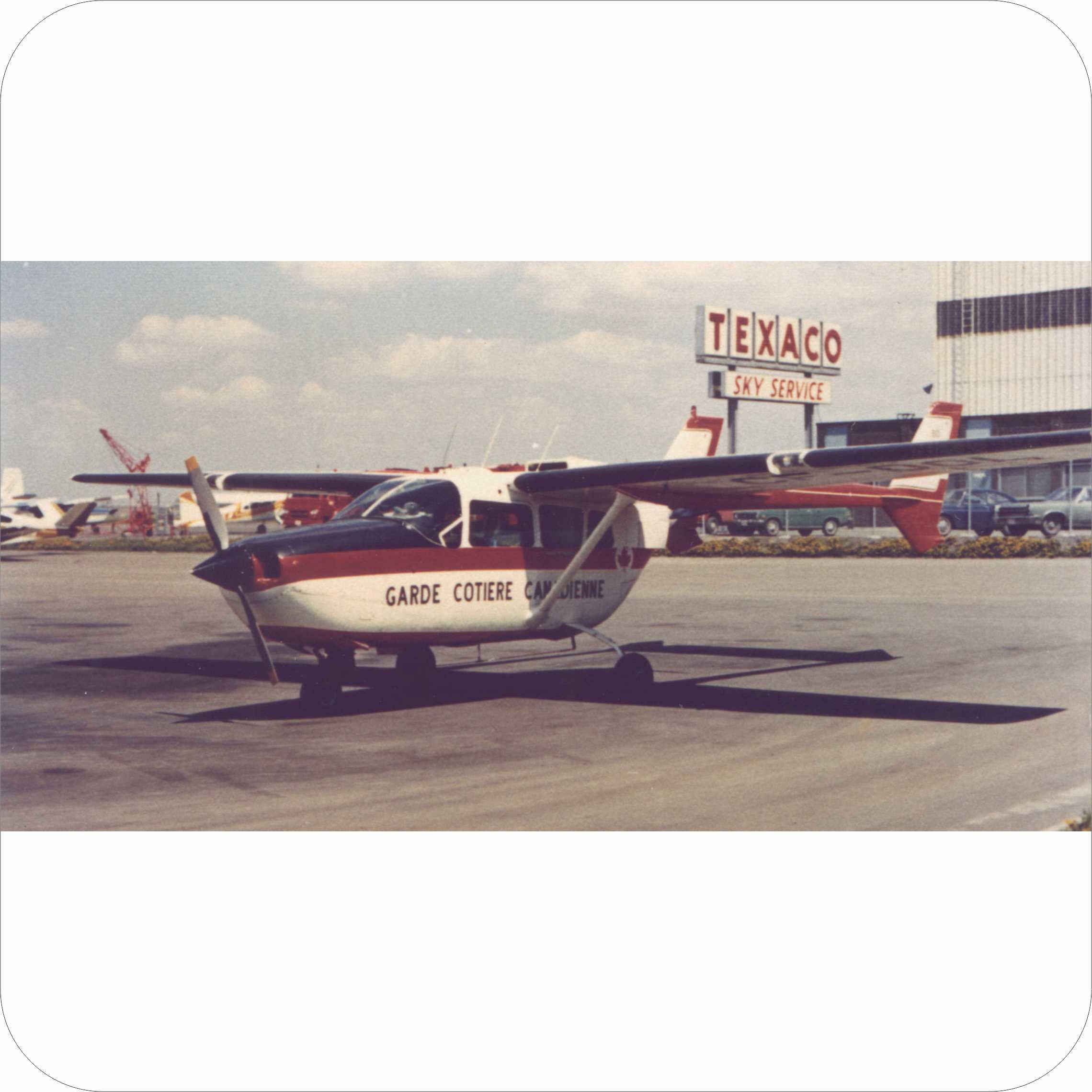 1006 - Cessna 337 Skymaster - Canadian Coast Guard | Above & Below Graphics